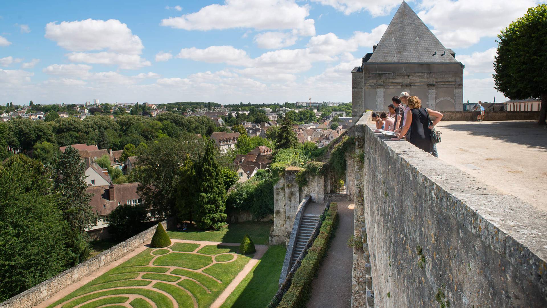 Office de Tourisme de Chartres Métropole - Maintenon - Visite et info